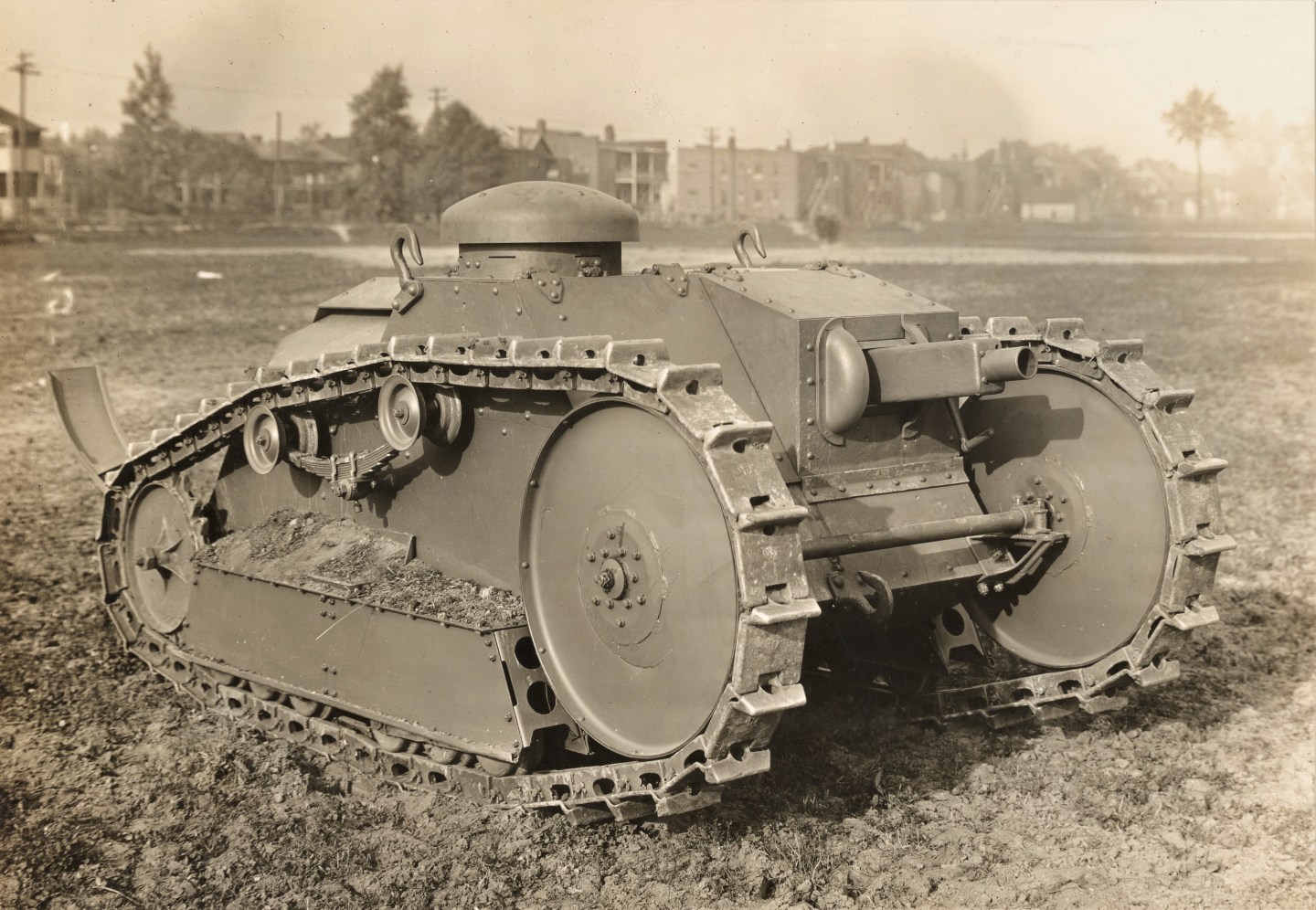 Ford M1918 Light Tank- America’s First Tank – The Armourers Bench