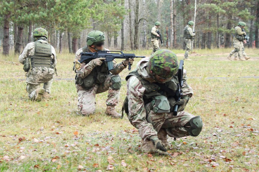 Ukrainian Troops Train with G36s – The Armourers Bench