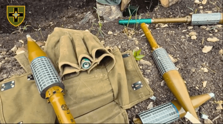 The Armourers Bench – Page 4