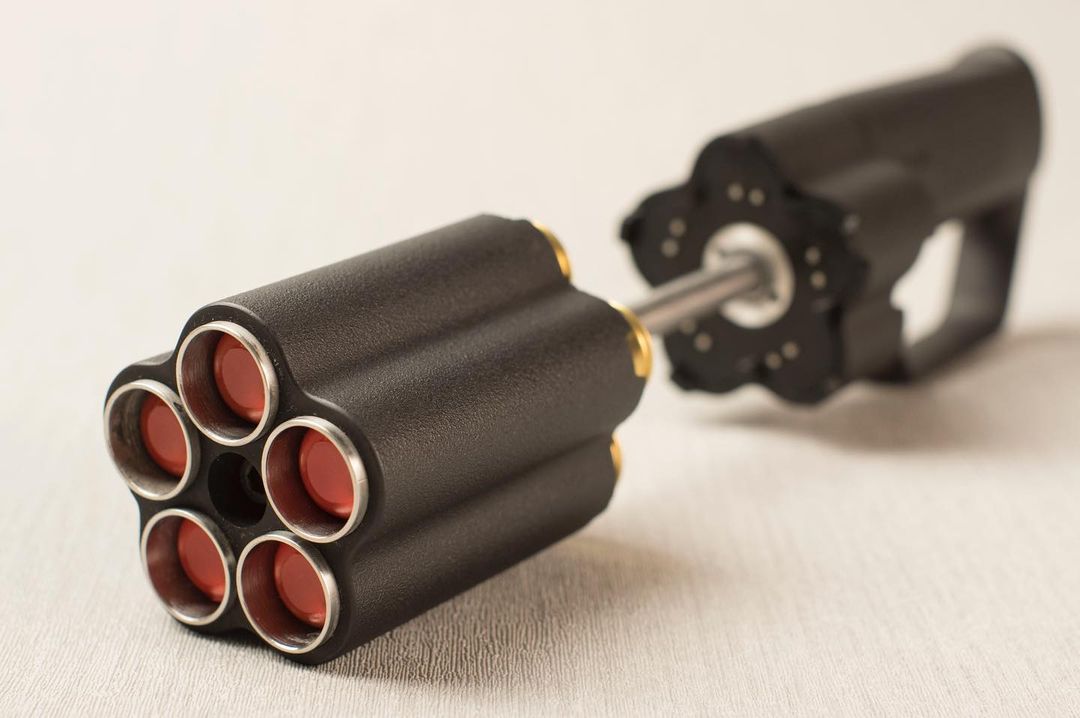 Ukraine’s Handheld FPV Killer? – The Armourers Bench